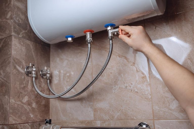 Does an old hot water use more electricity? | Rowsons Plumbing